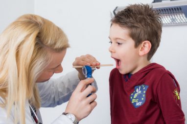 Rachenmandelentzündung: Symptome, Behandlung